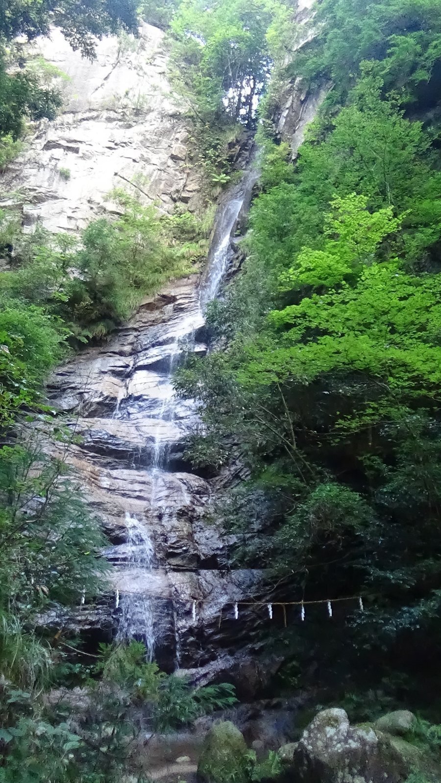 幽霊滝の伝説 【小泉八雲の描く怪奇の世界】｜Yuniko note