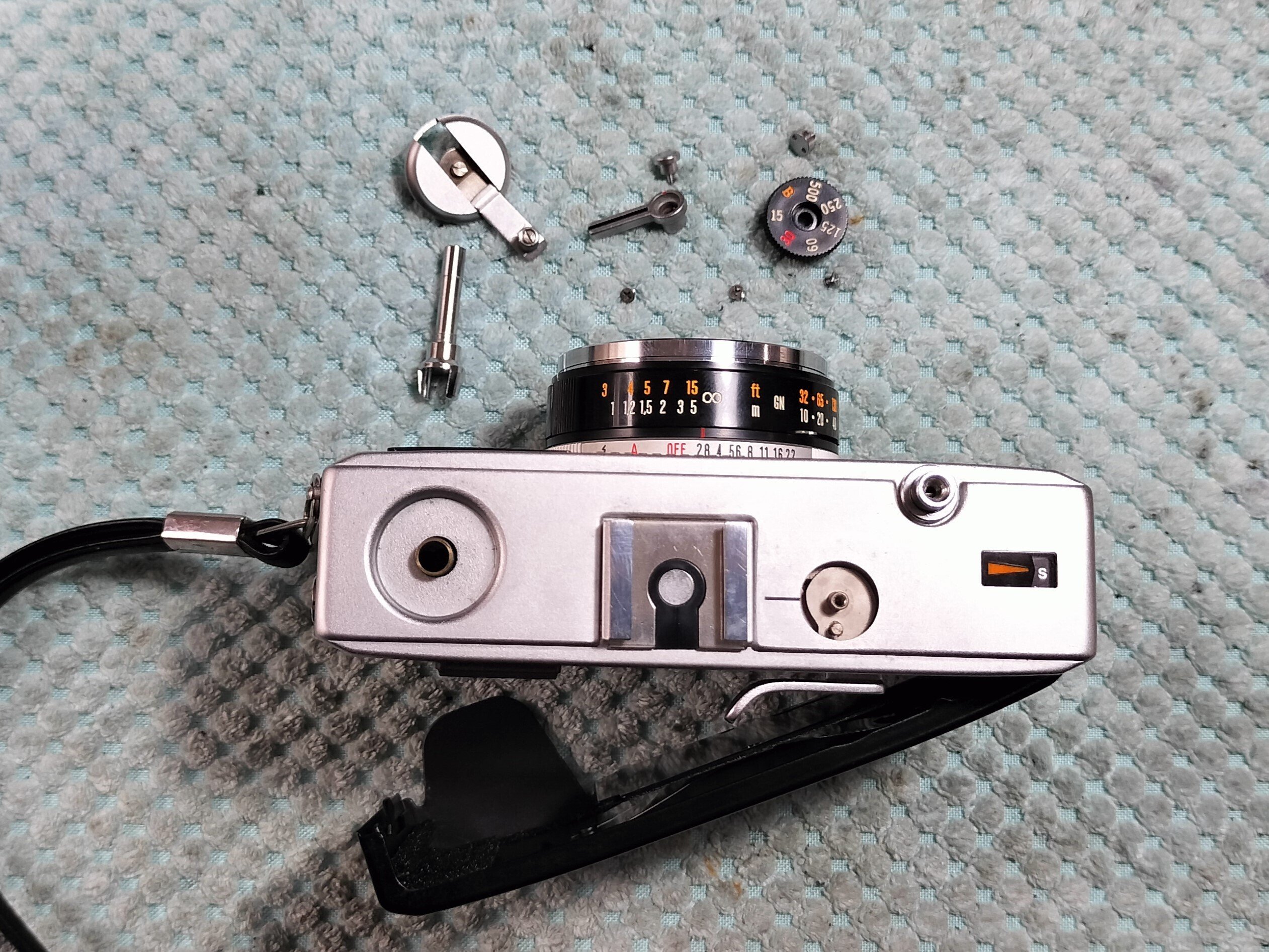 Olympus 35RCの分解|フィルムカメラ修理のアクアカメラ Olympus 35RCの分解|フィルムカメラ修理のアクアカメラ