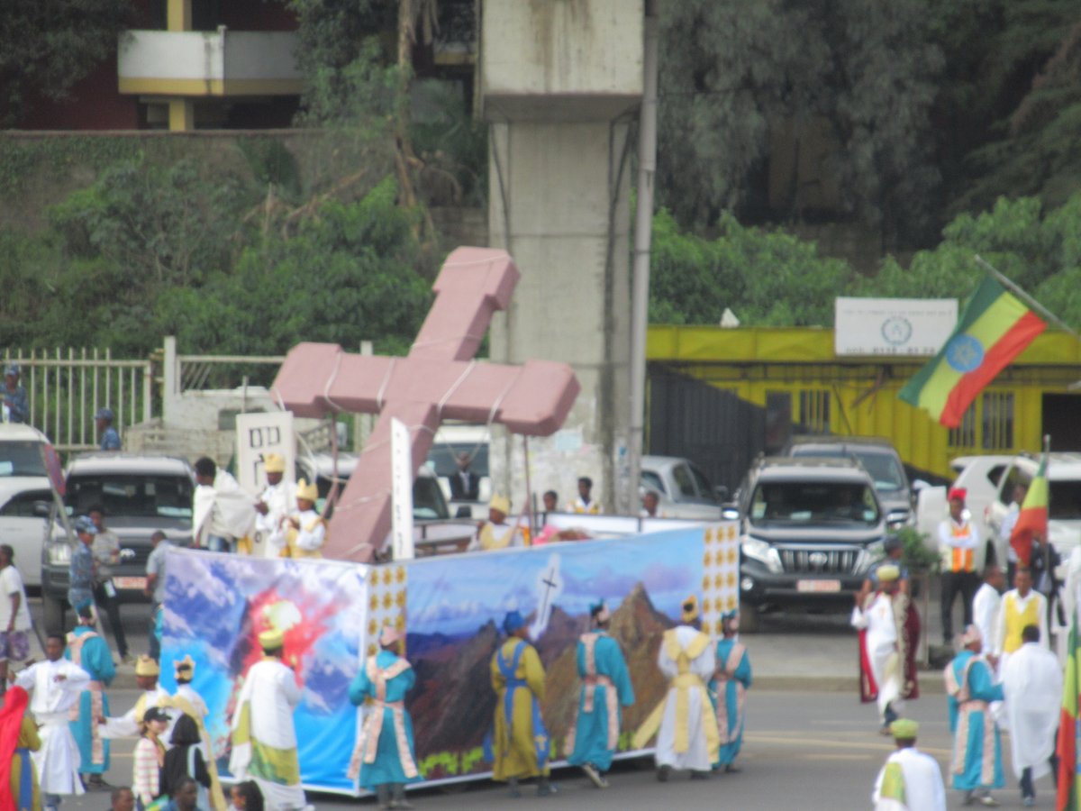 エチオピアのマスカル祭！真の十字架の発見を祝うお祭りは、幻想的な灯火に包まれて｜山田廣輝