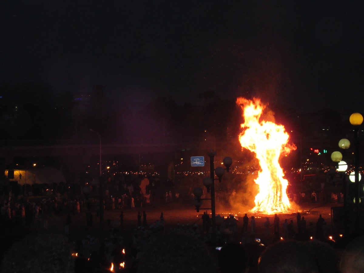 エチオピアのマスカル祭！真の十字架の発見を祝うお祭りは、幻想的な灯火に包まれて｜山田廣輝