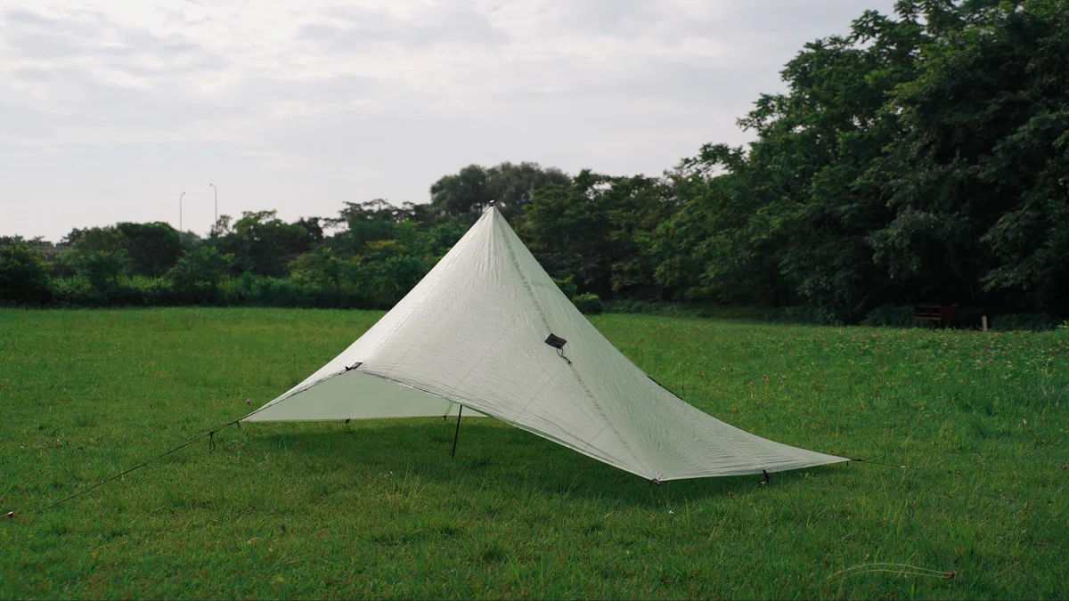 【ギア紹介】Mountain Laurel Designs の「CRICKET PYRAMID TARP」｜天候や気分に合わせて柔軟な張り方が ...
