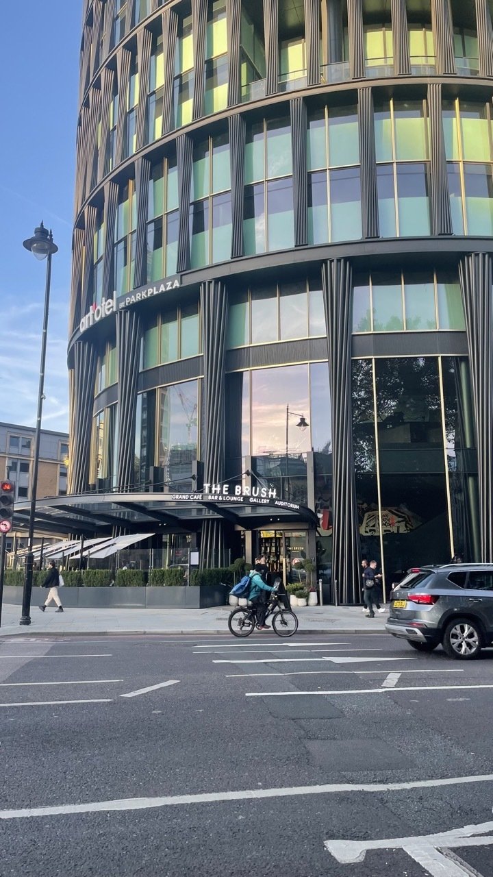 ロンドンデザインフェスティバル② 視覚と聴覚に優雅な時間ーMy Life In Design Podcast Dominic Lippaー ...