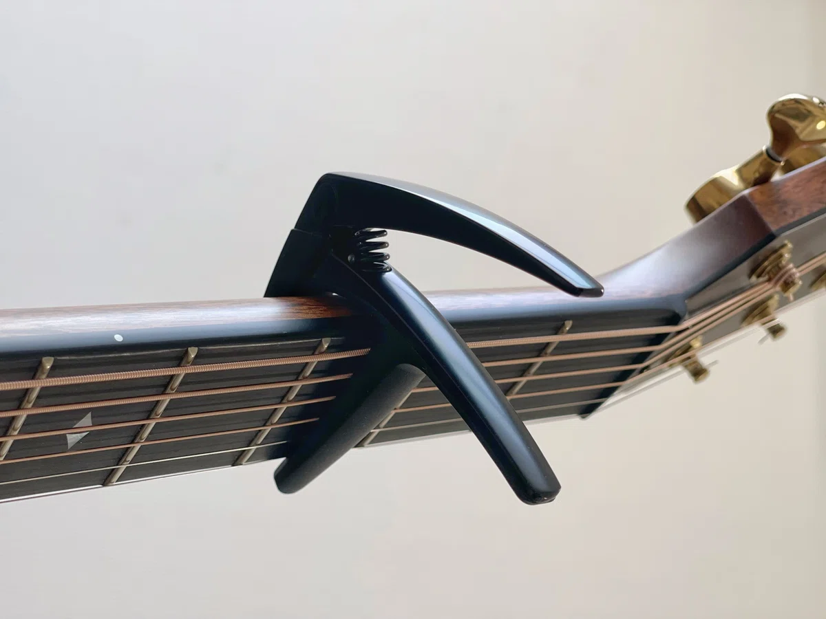 G7thの「Nashville Capo」をレビュー！カイザーカポとの比較もしてみた結果・・・｜ぐっち@ゆびラジ