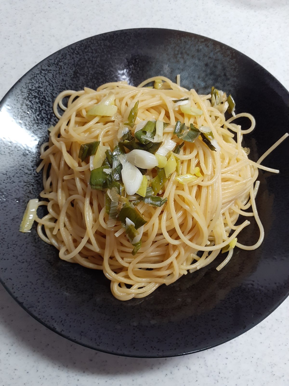 『ねぎ香味油パスタ』(塩分2.0g)｜guttyo