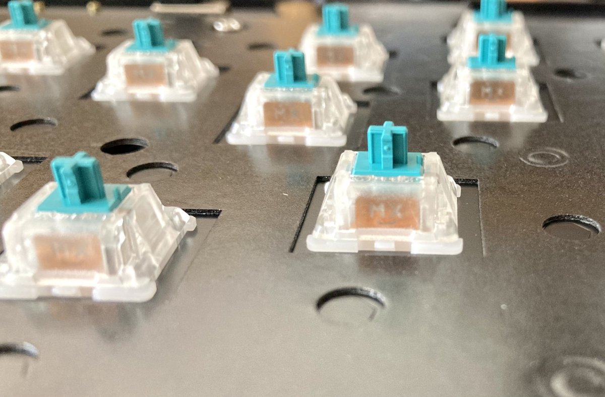 VARMILO FK2（不屈）】共同開発の創意工夫が盛りだくさん！…なんだけど…｜しゃけ