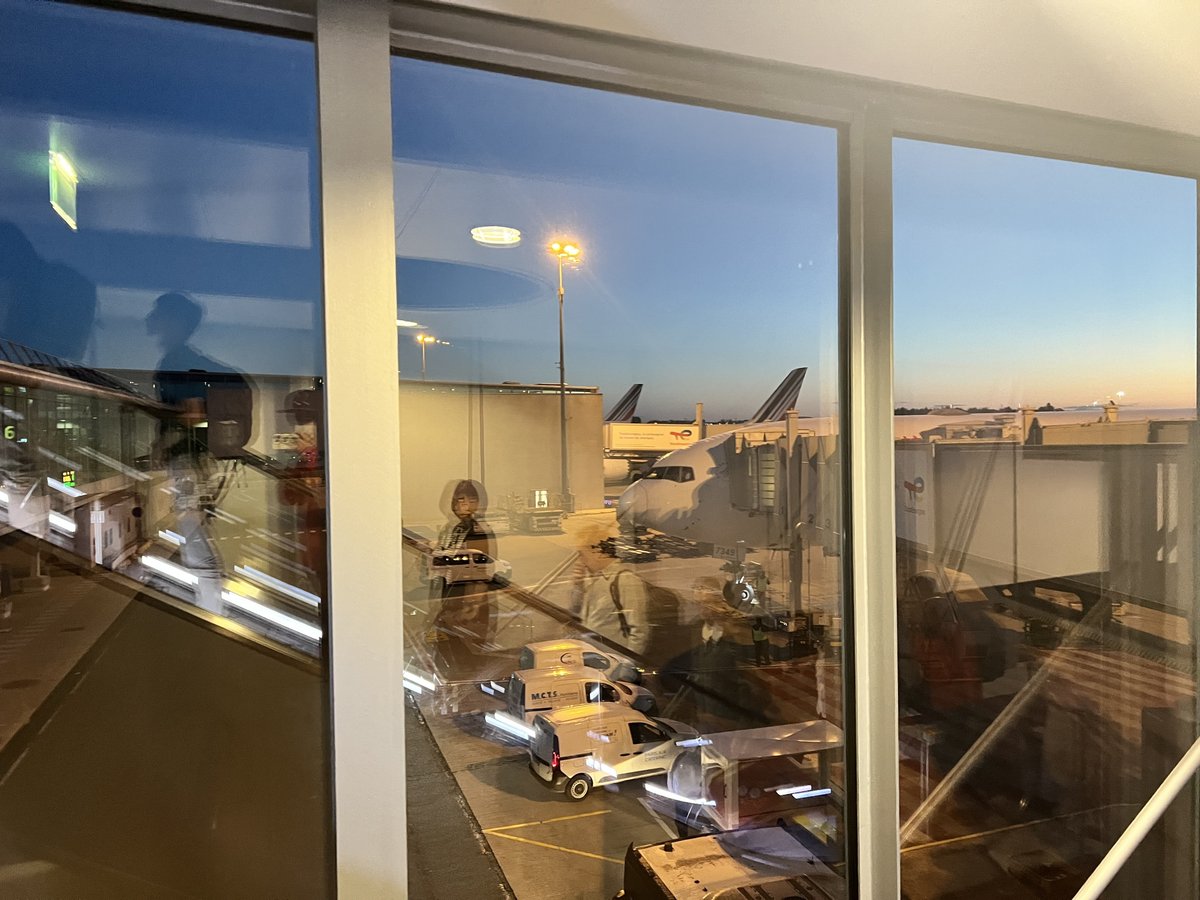 中国東方航空ビジネスクラス 搭乗記 〜上海パリ編〜｜Rio旅