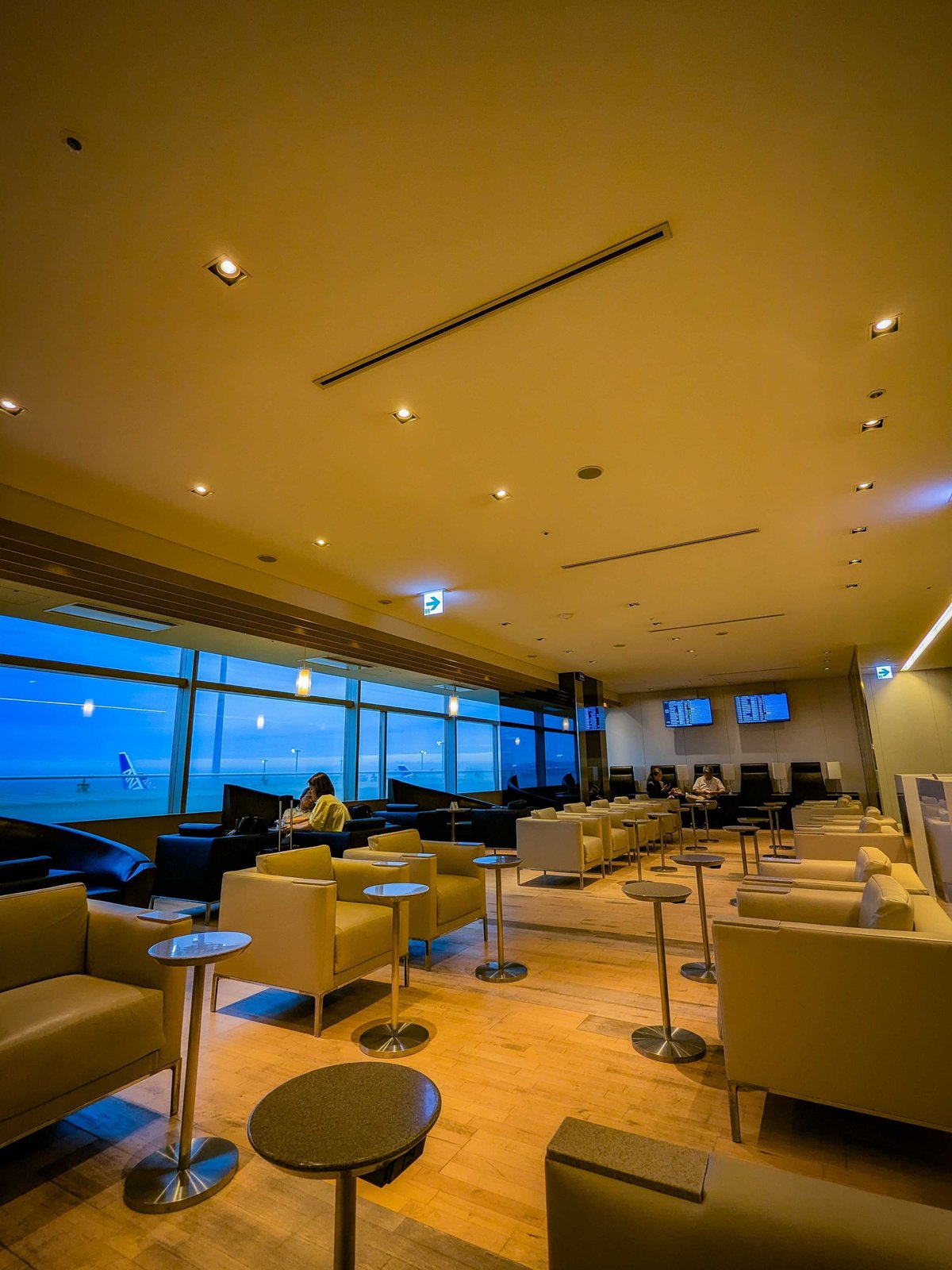 人生初のANAプレミアムクラス搭乗は最高のサービスの連続、実質タダみたいなものだった｜hokatomo