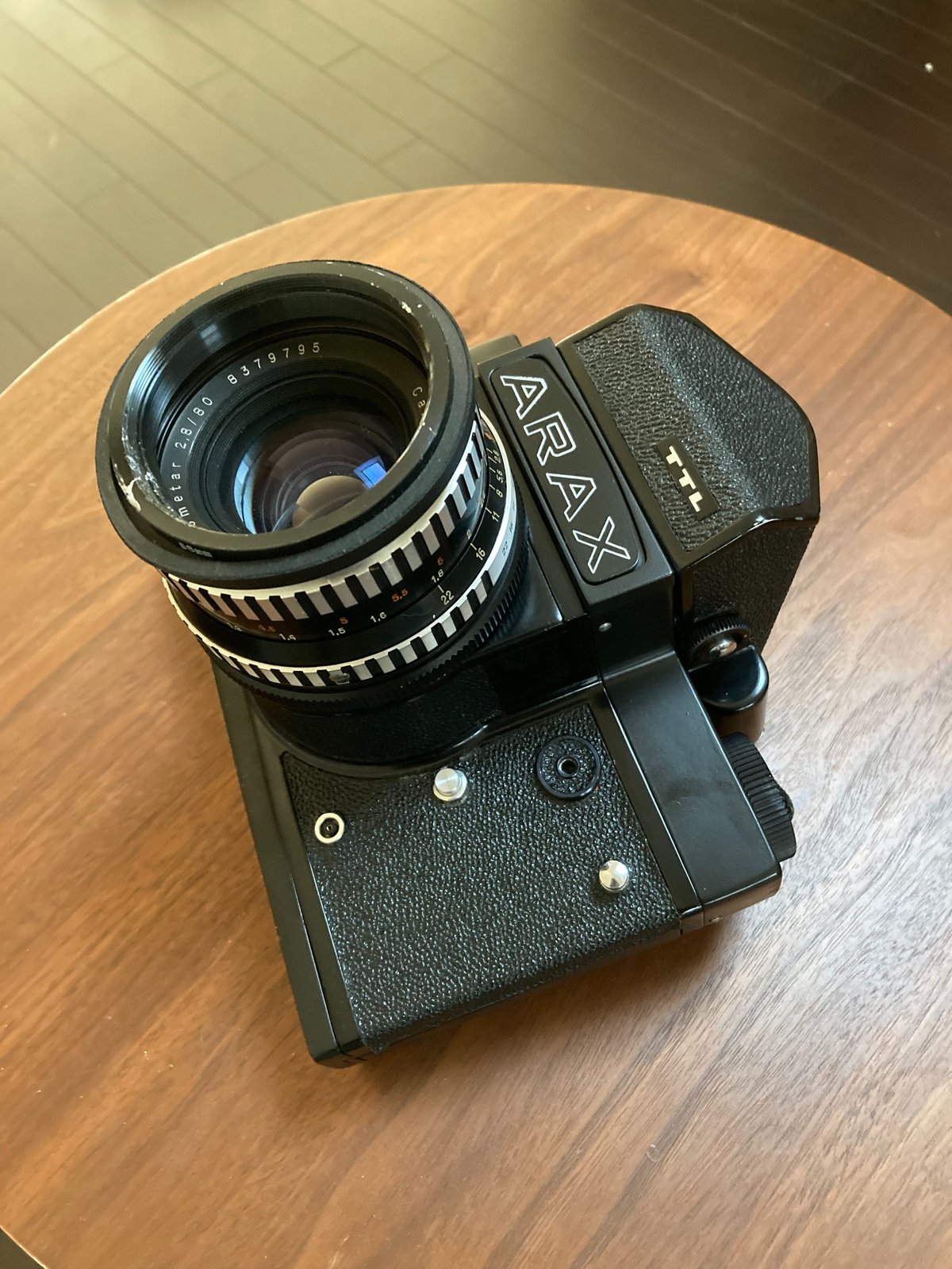 中判ARAX-60で（再開したての）横浜美術館を撮る｜黒猫デル太