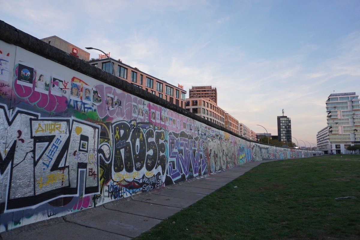 歴史を刻む：ベルリンの壁を訪れる旅【ドイツ】｜Ikumi【世界旅行家】