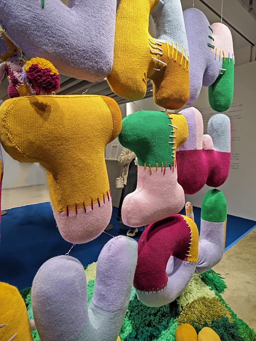 金メダリスト トム・デイリー編み物展Made with Love by Tom Daley｜asagi_wind