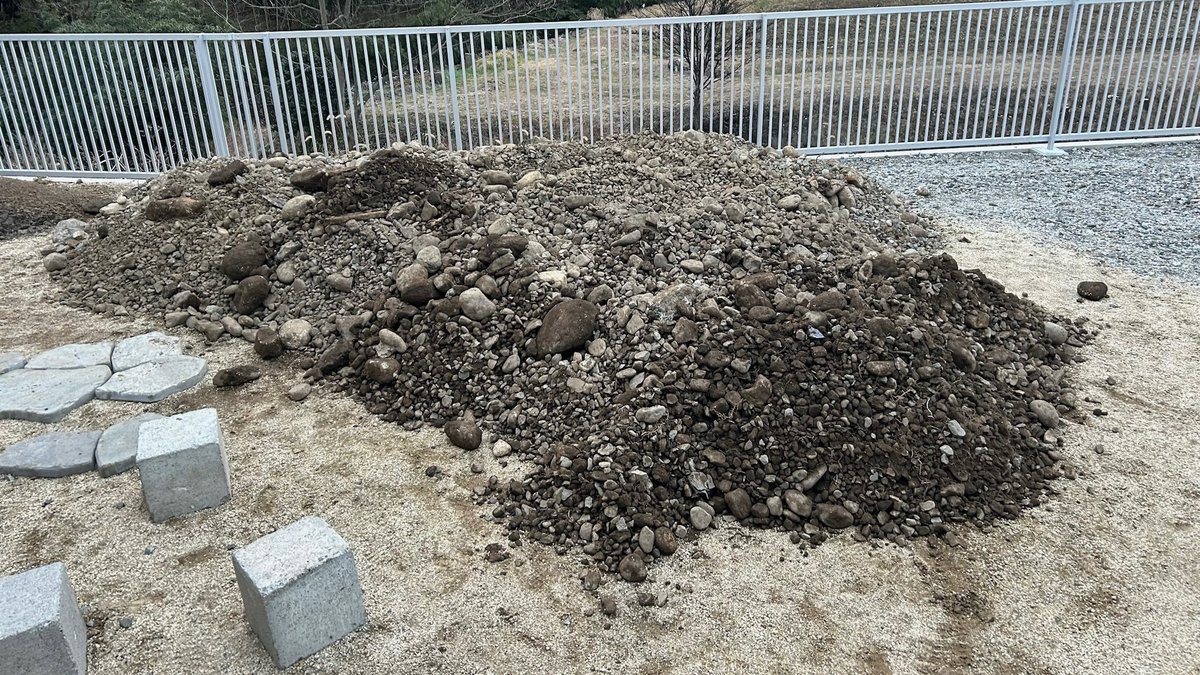 庭の整地、小石の除去、円形花壇の作製【ガーデニング】｜Acemann