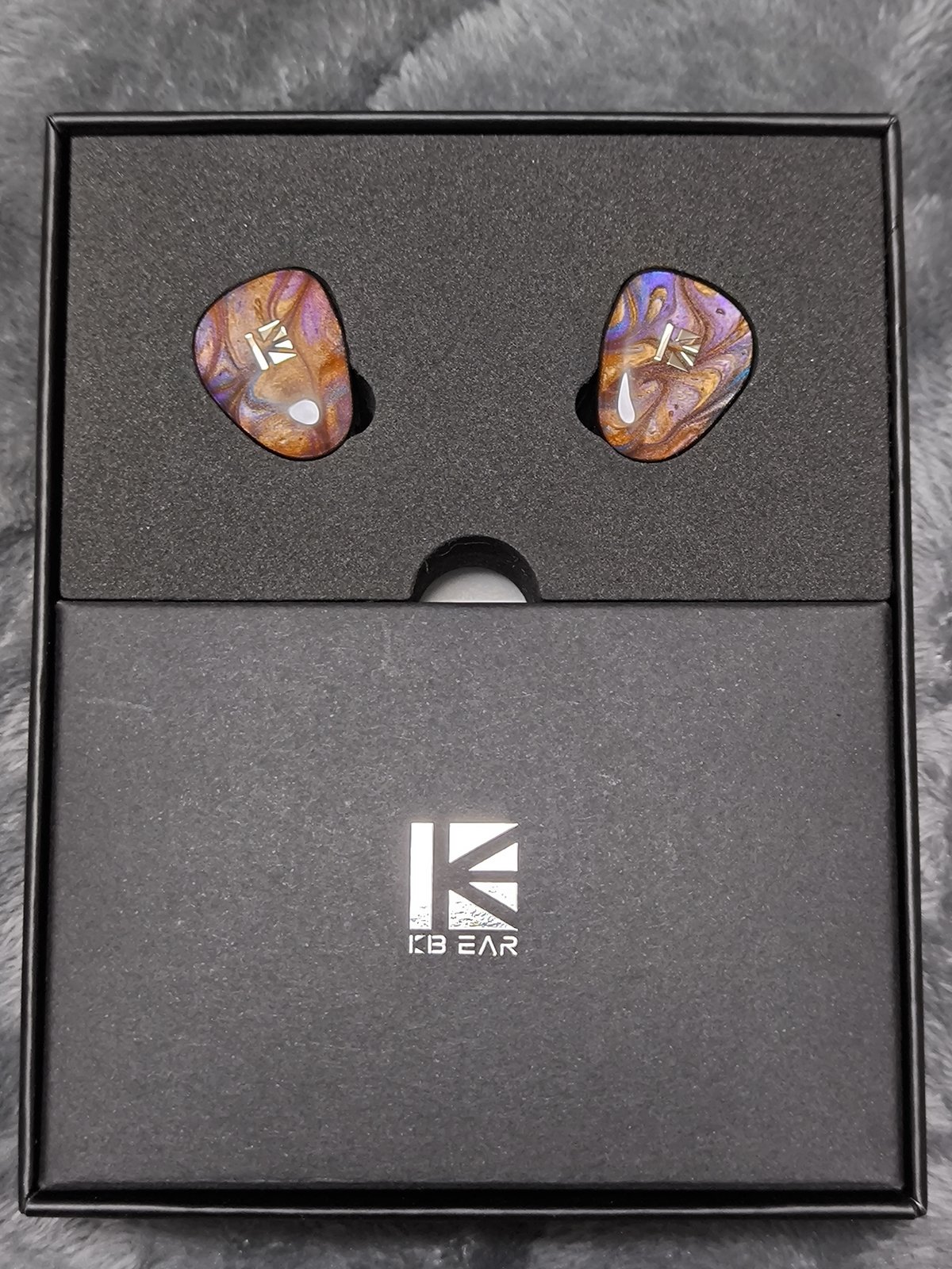 KBEAR KB02は今まで聴いた事もない重層的で奥行きのある低音とベリリウムメッキの清々しい高音が両方楽しめる意欲的伏兵 #PR #オススメ｜西野績葉