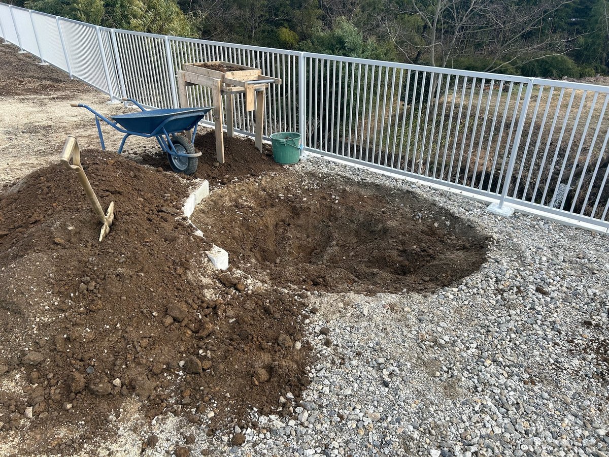 庭の整地、小石の除去、円形花壇の作製【ガーデニング】｜Acemann