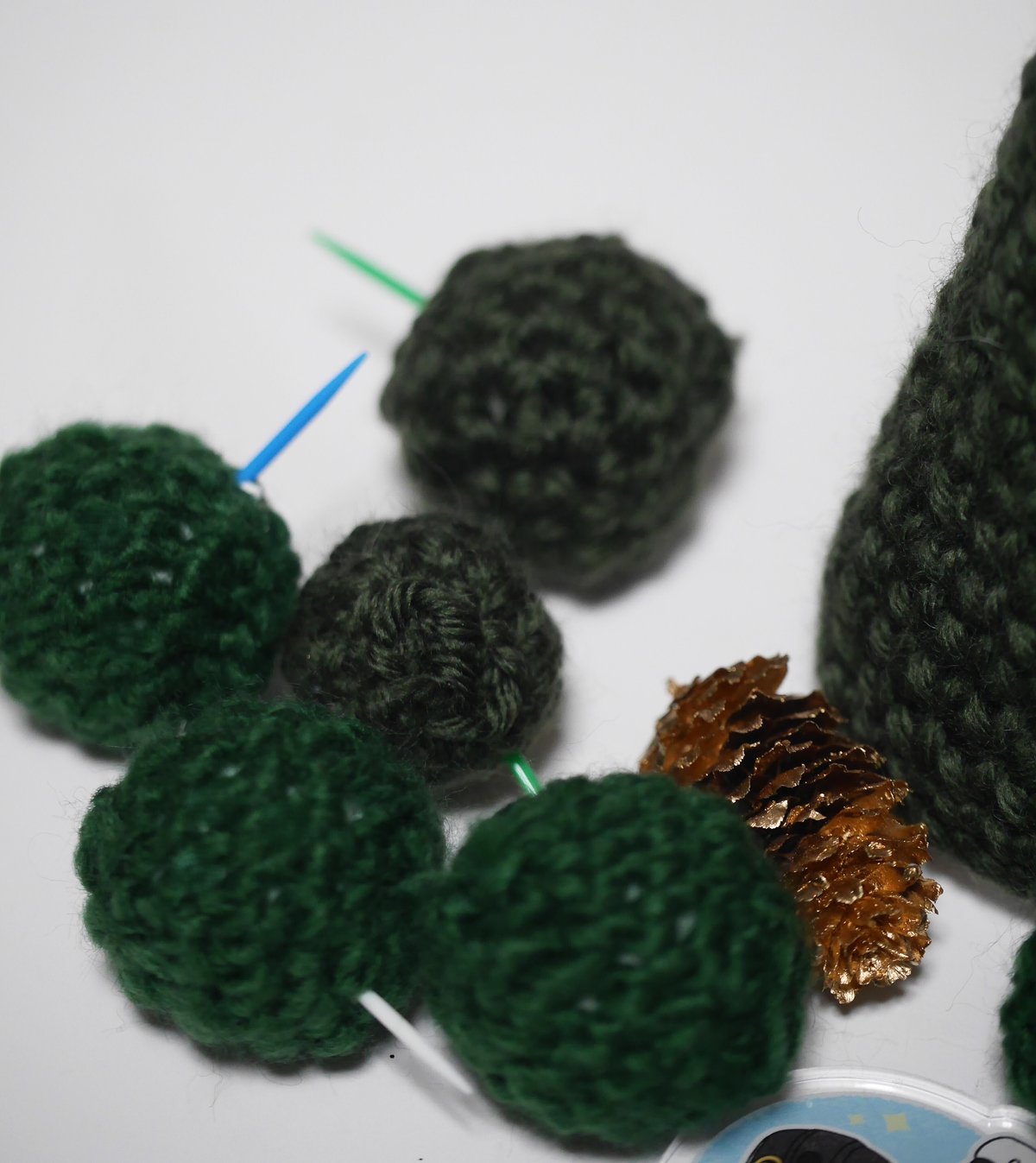 余り毛糸と100均で作るクリスマスツリー｜asagi_wind