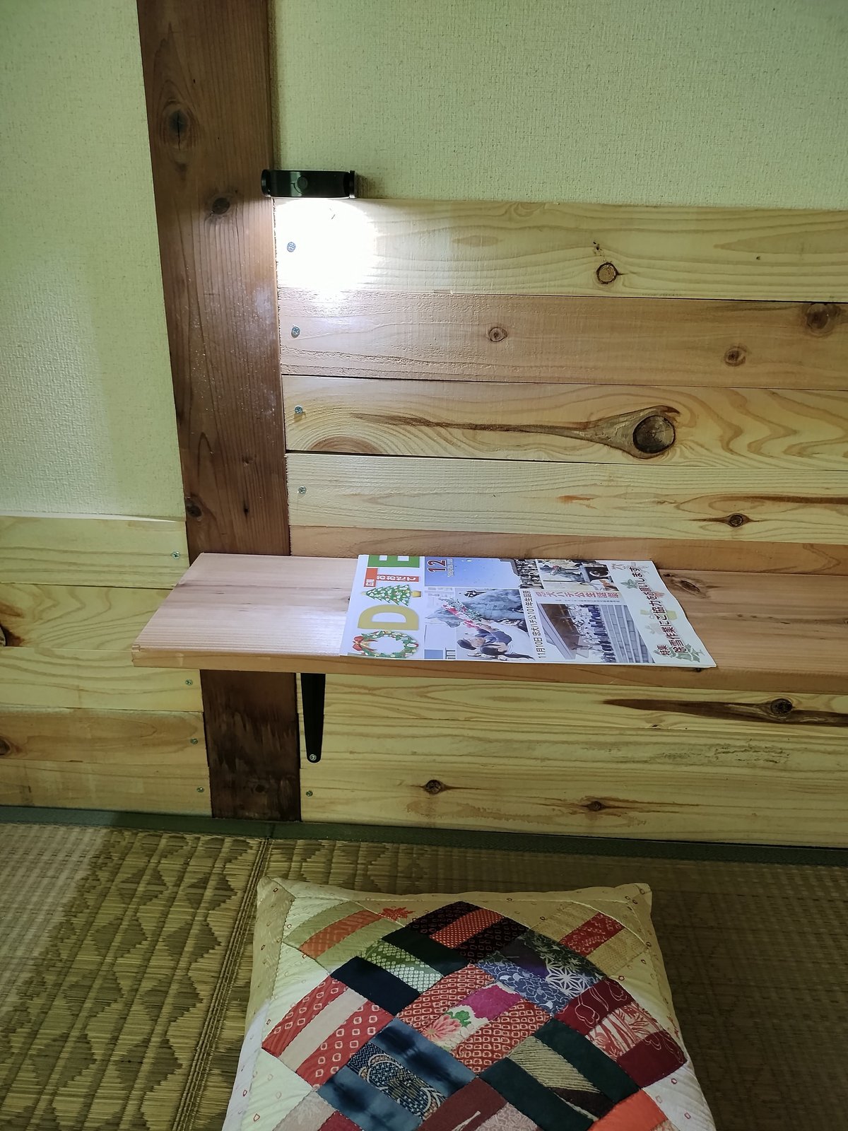 ダイソー550円LEDデスクライトがいい！｜akram