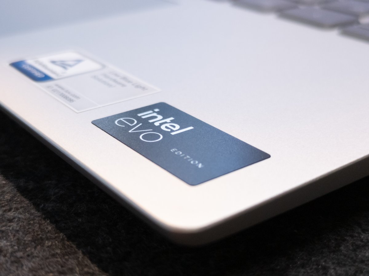 【ガジェットレビュー】スタイリッシュなAI搭載PC│DELL Inspiron 13 5330｜EmuLog＠在宅ワーク&ガジェット好き&物欲解放の備忘録