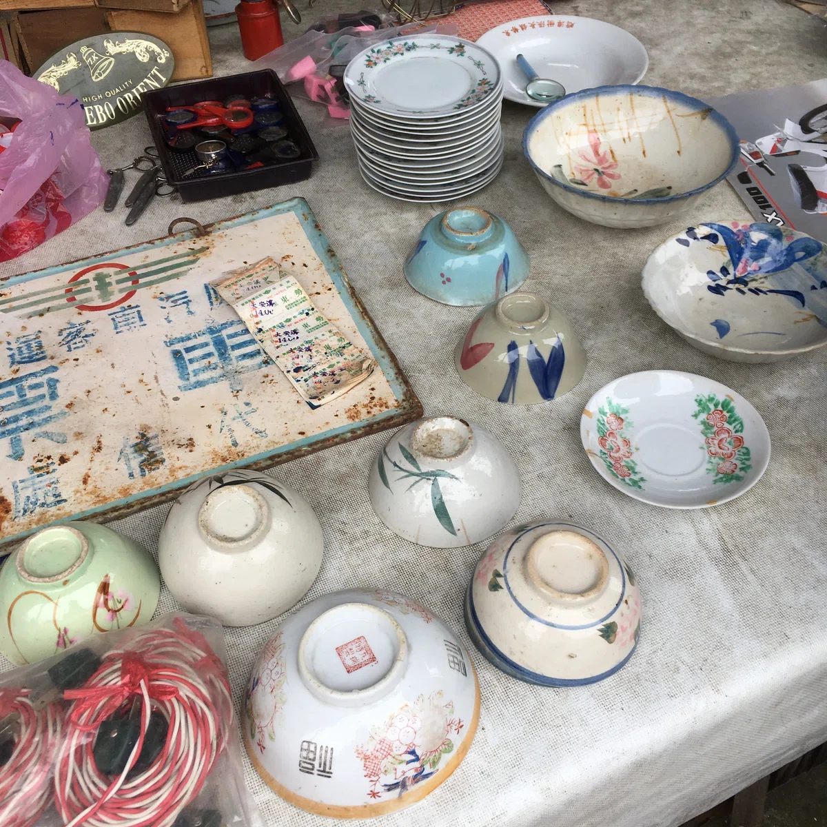Taipei Flea Markets / "Fuhe Bridge Flea Market" (Transportation Guide ...