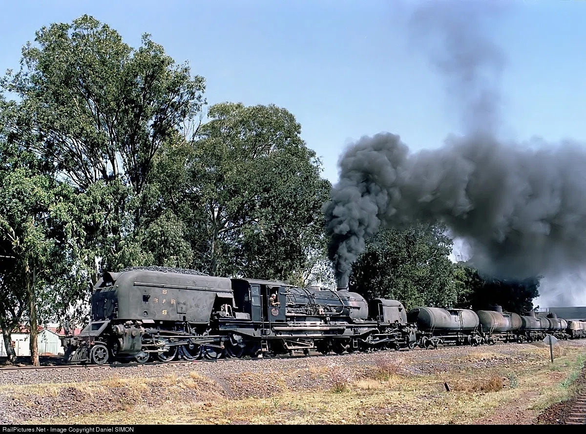 Two types of articulated steam locomotives｜Ռոշանակ (Roshanak, 𐎼𐎧𐏁𐎴)