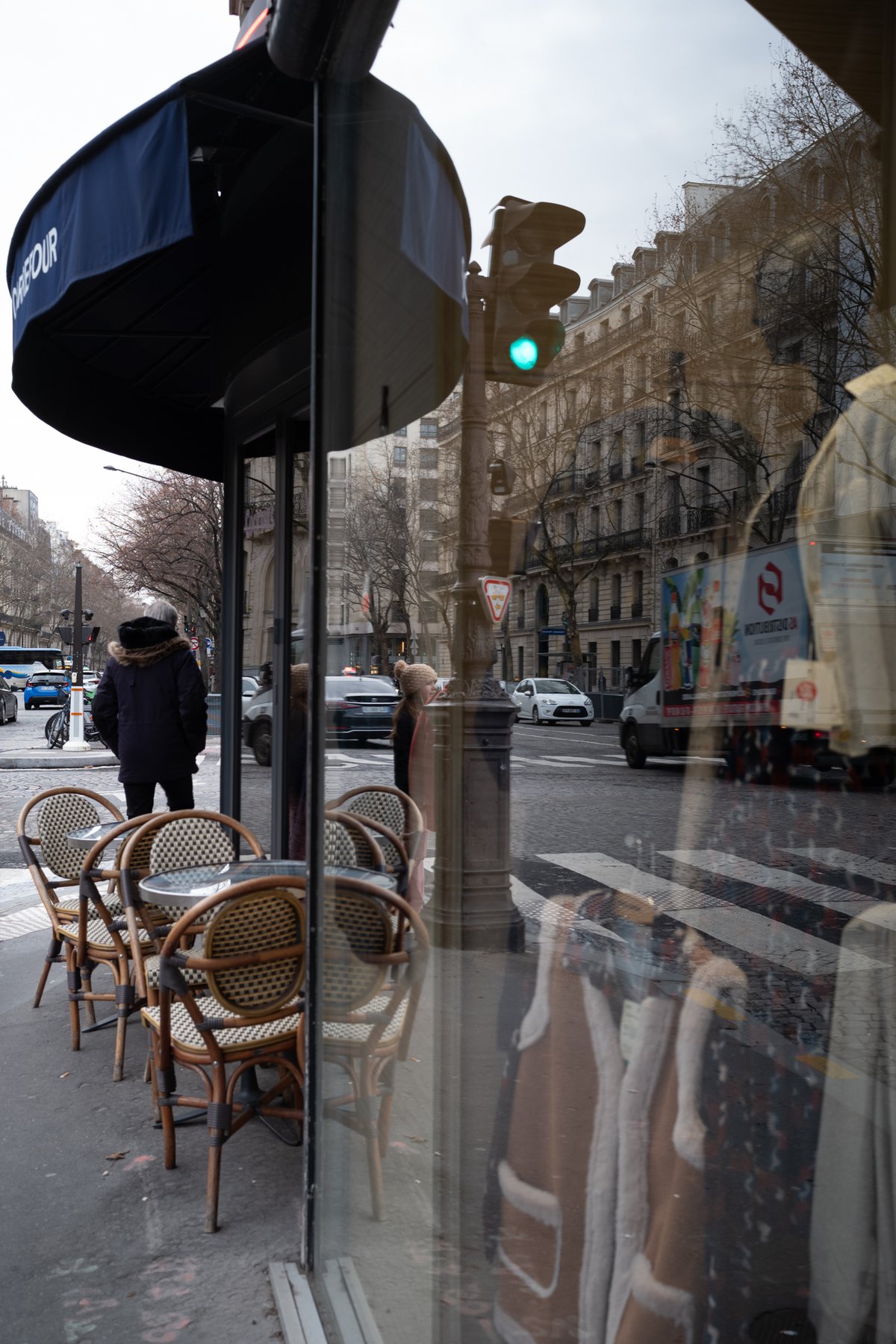 パリ歩きで撮り比べ Leica M10-D VS Q3 28｜Taisuke Yoshida