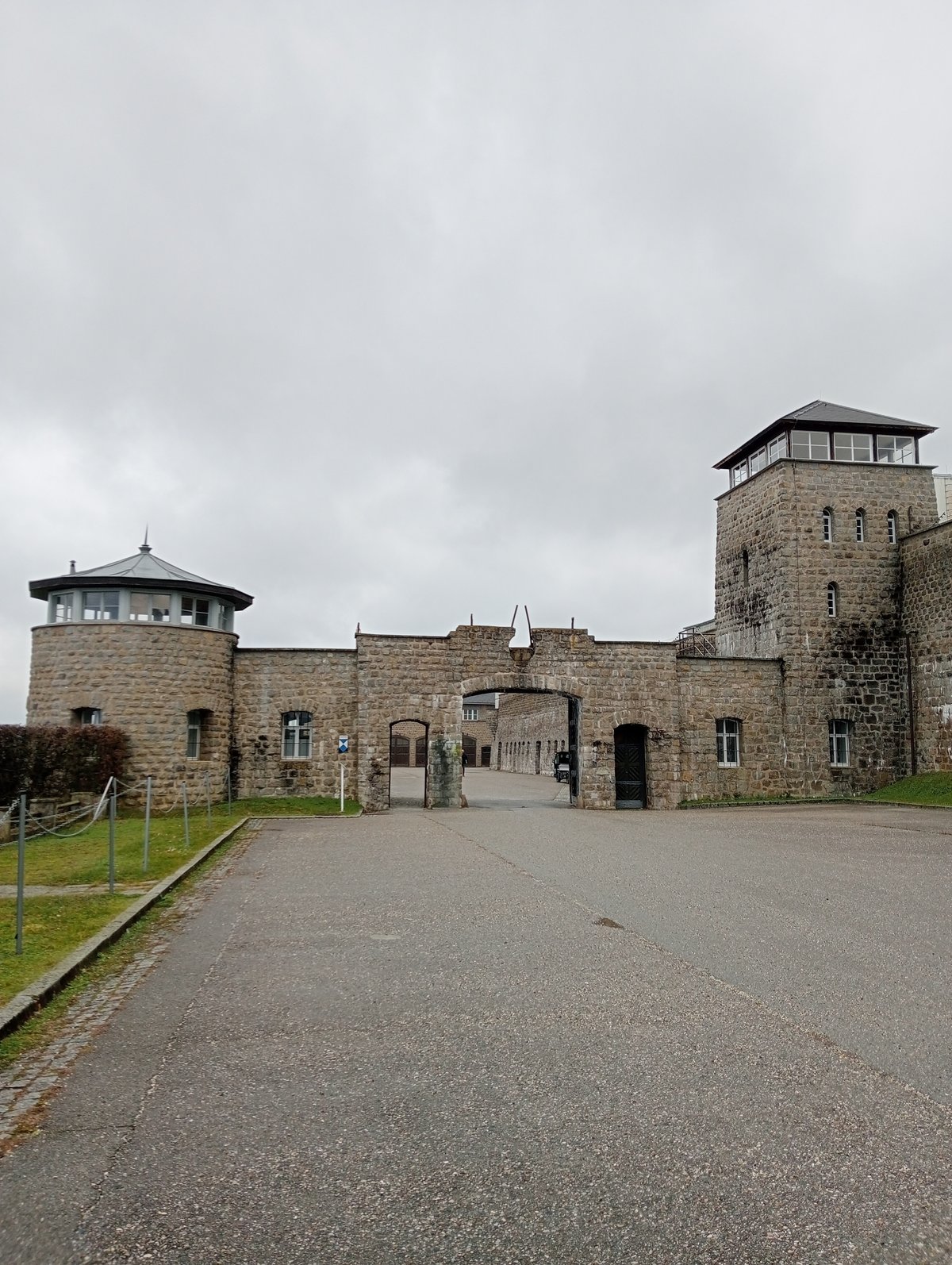 Mauthausen Memorial in Linzに公共交通機関だけで行ってみた。｜Megumi
