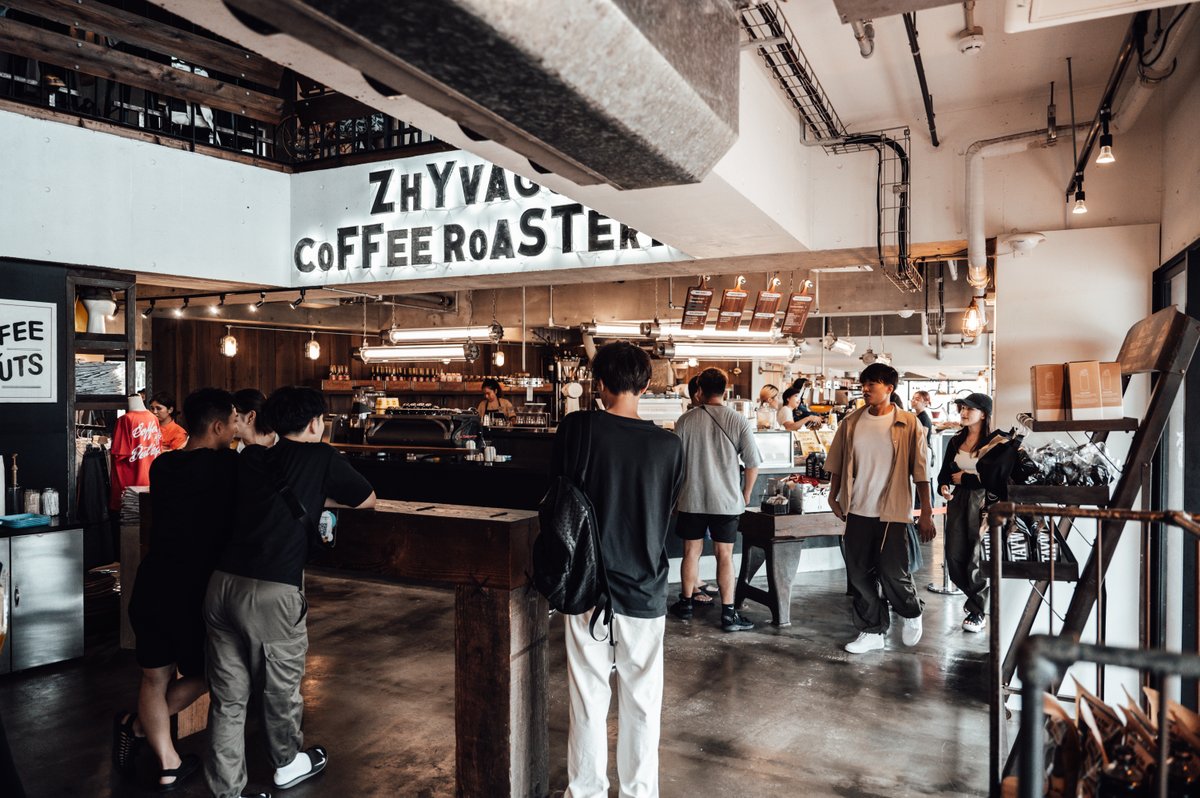 ZHYVAGO COFFEE ROASTERYを支える焙煎士｜ZHYVAGO COFFEE ROASTERY