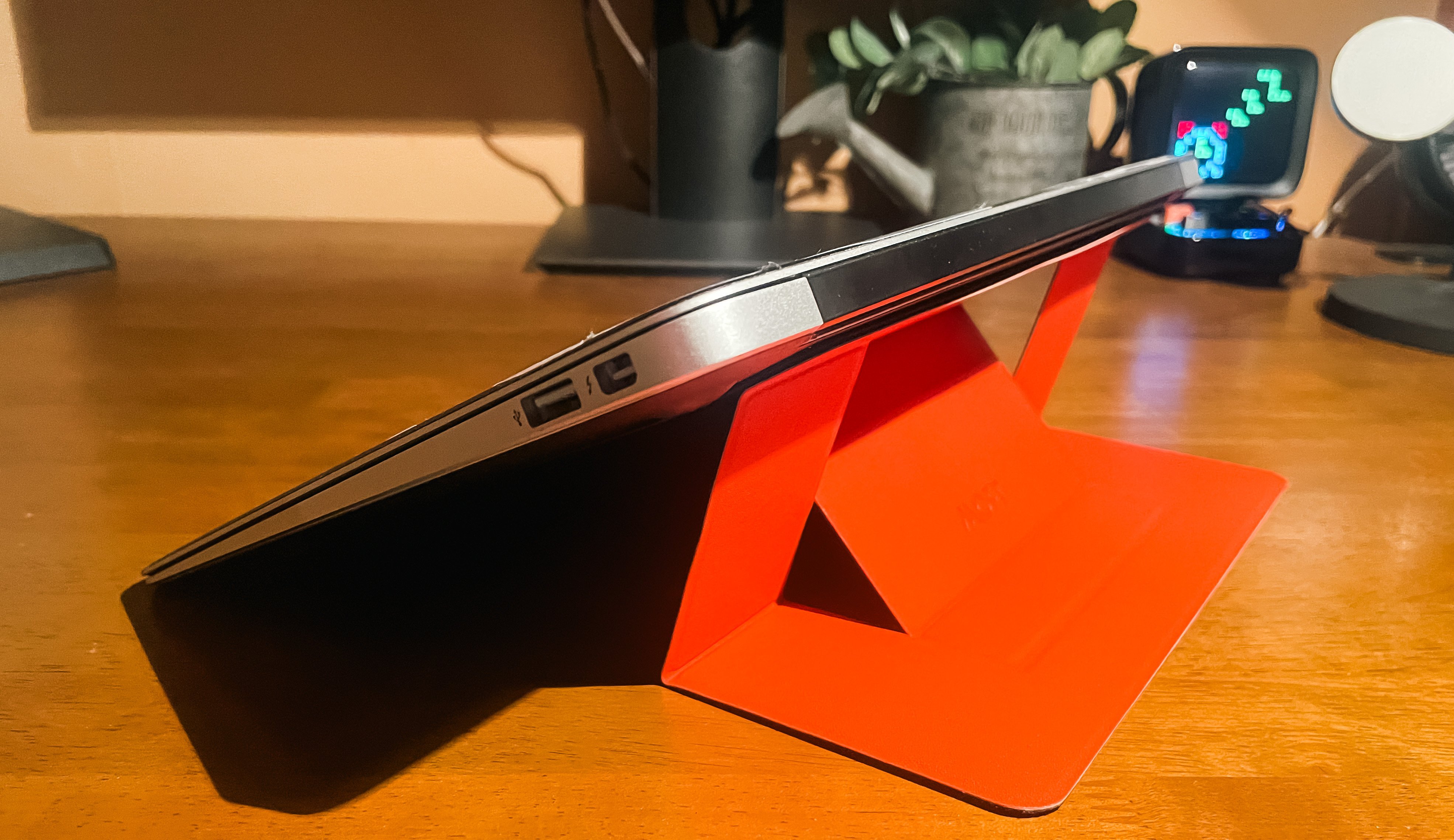 各Appleデバイス “三種の神器”】 Vol.3 「MacBook」編|書店員の 各Appleデバイス “三種の神器”】 Vol.3 「MacBook」編|書店員の