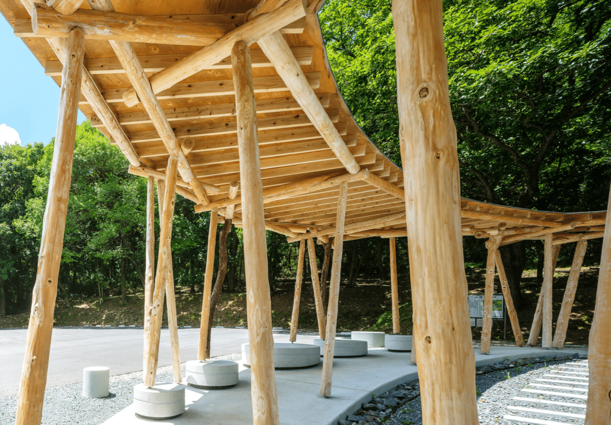 丸太を建築へ ー山下設計が挑んだ新たな木造建築｜VUILD株式会社