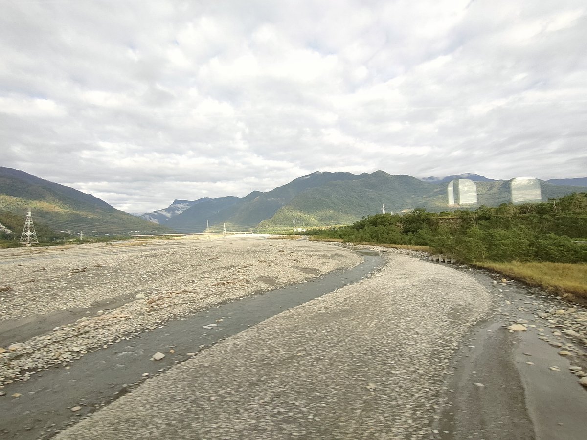 台湾人彼女と台湾一周：台東・「池上」の田園風景の中をサイクリング｜楠本まさゆき (Mark)