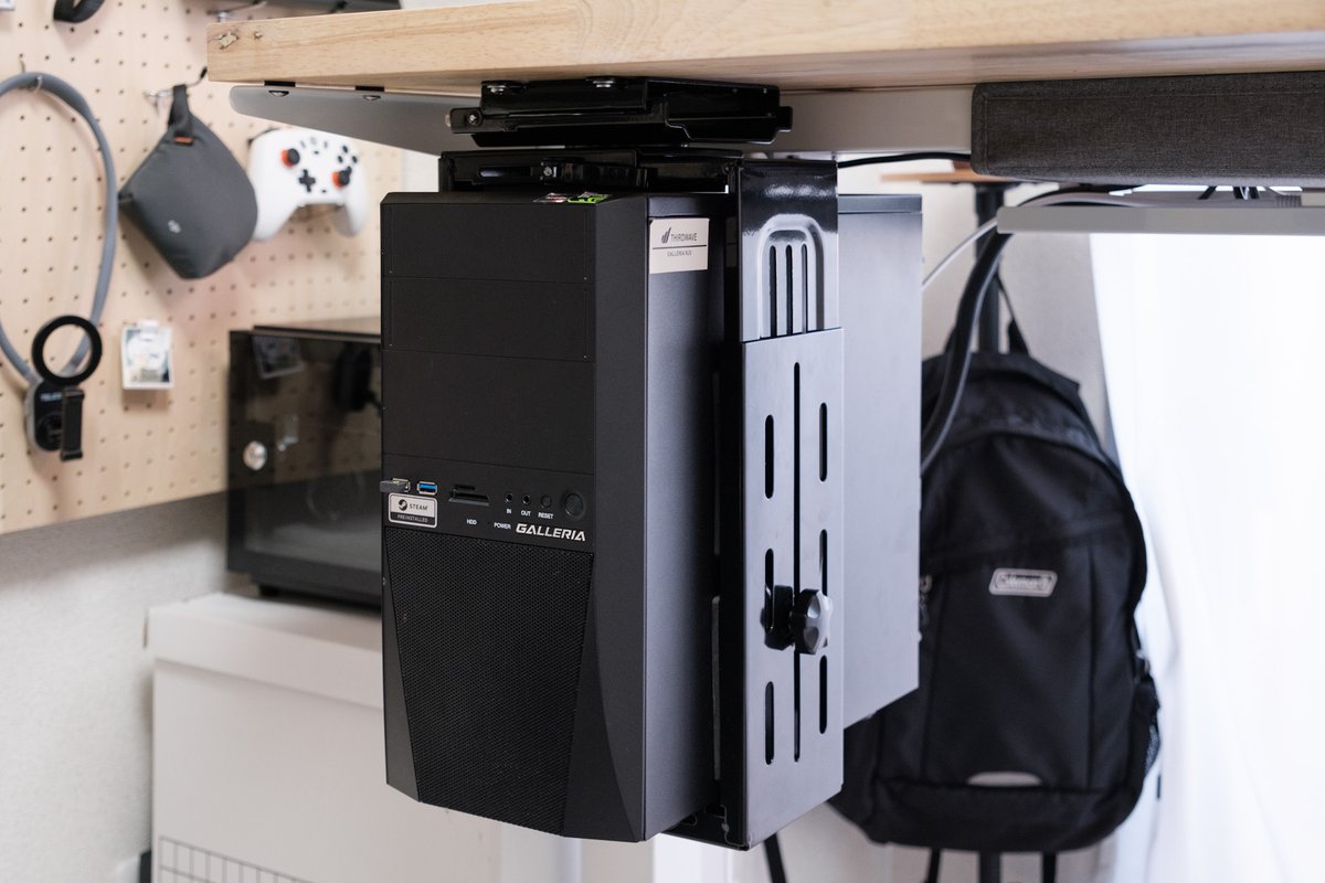 「FlexiSpot純正CPUスタンド CH1」でデスクトップPCを浮かせてデスク周りをすっきりさせる｜murasaki