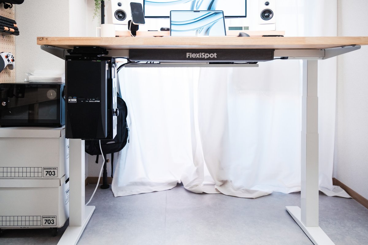 「FlexiSpot純正CPUスタンド CH1」でデスクトップPCを浮かせてデスク周りをすっきりさせる｜murasaki