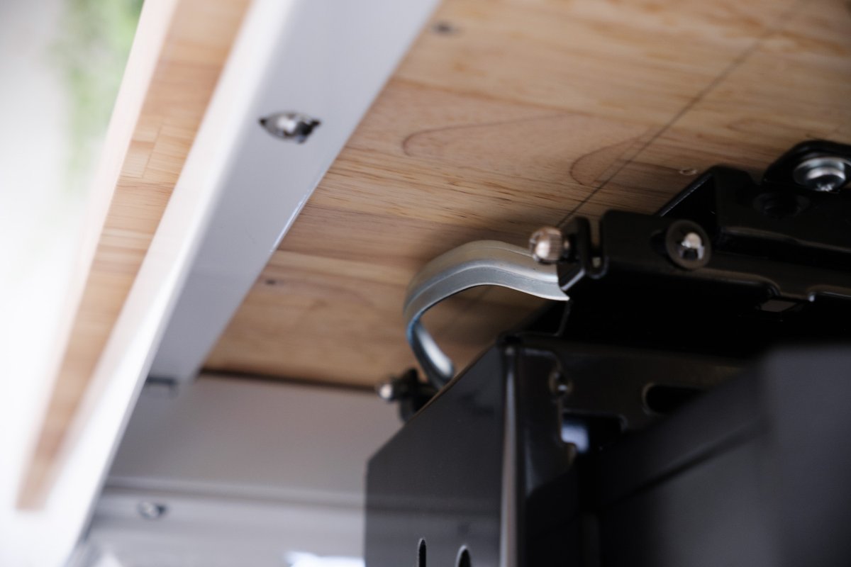 「FlexiSpot純正CPUスタンド CH1」でデスクトップPCを浮かせてデスク周りをすっきりさせる｜murasaki