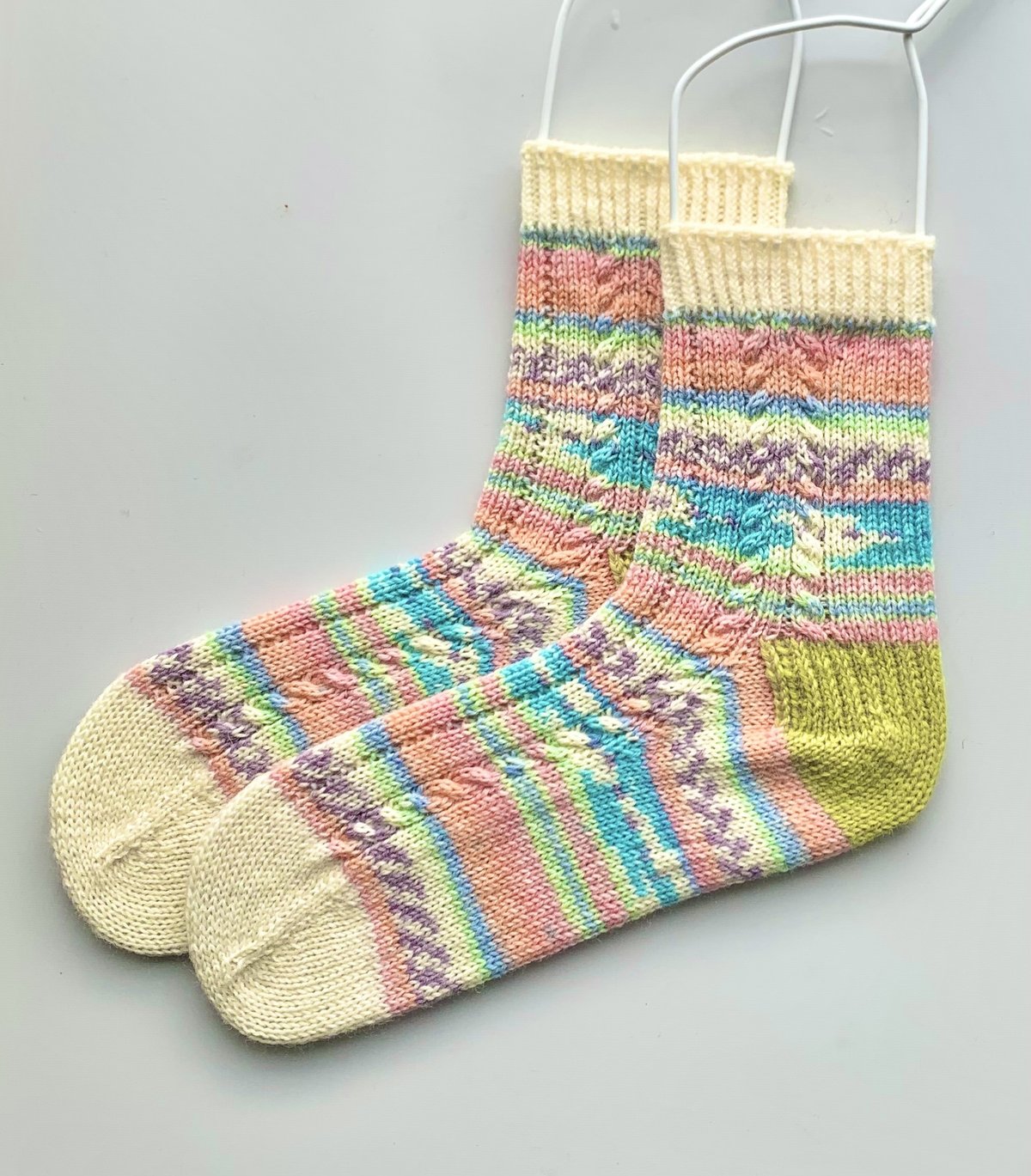 opal毛糸、新作『つむじ風』で編んでみた｜cotto mou/心躍る手編み靴下作家の備忘録