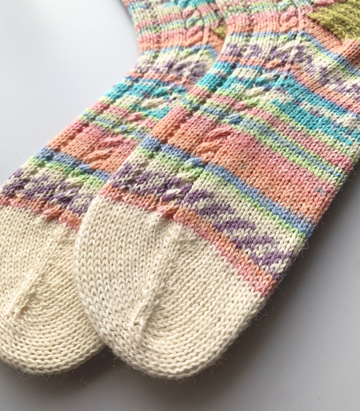 opal毛糸、新作『つむじ風』で編んでみた｜cotto mou/心躍る手編み靴下作家の備忘録