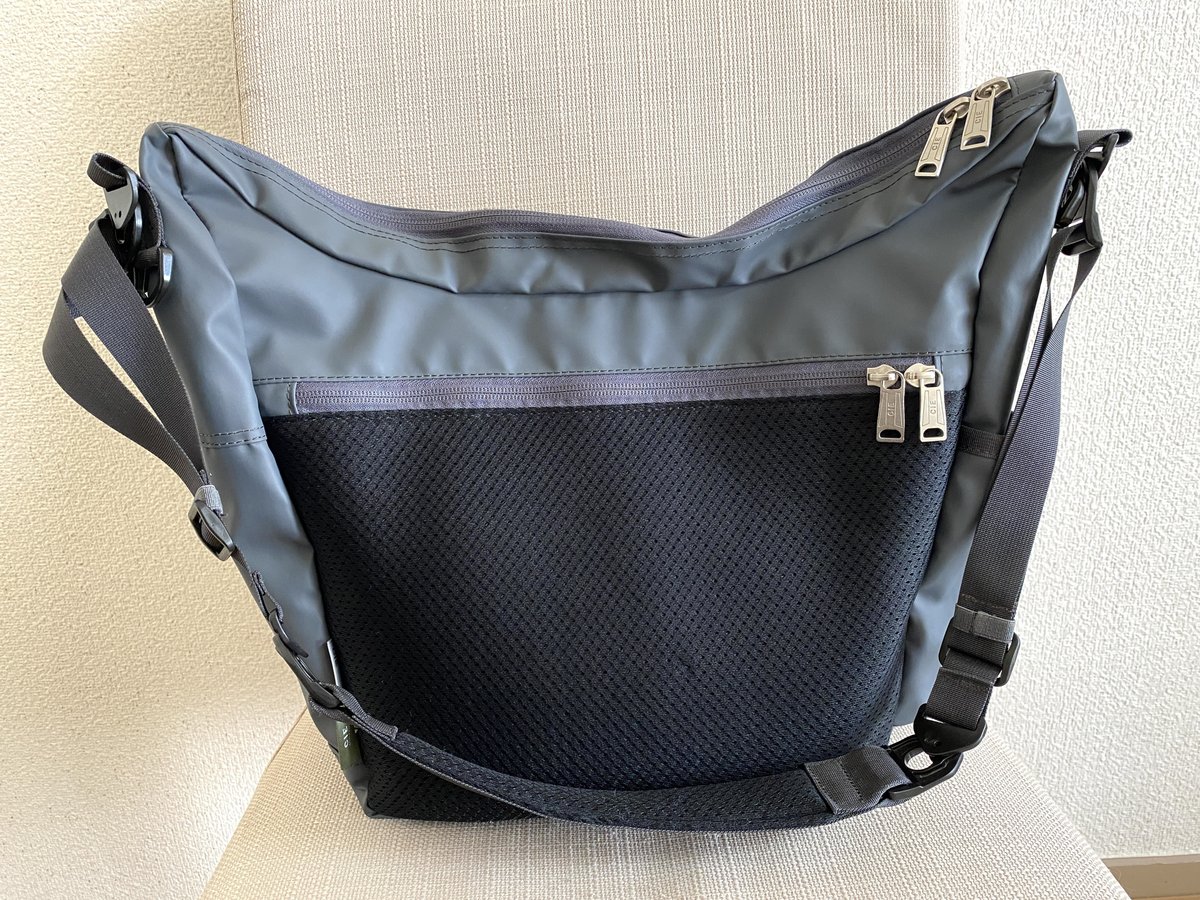 CIE GRID3 SHOULDERBAG-02をレビュー！通勤にいい感じなサイズのショルダーバッグ｜アキラの雑記帳