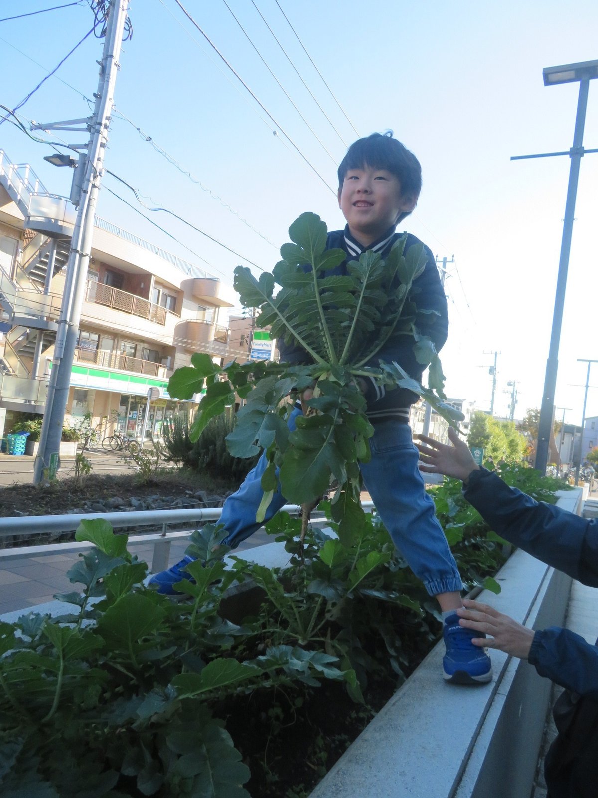 居間のちゃぶ台を囲むような誰もが集まる居場所！～IDOBATA SPACE｜川崎市コミュニティnote