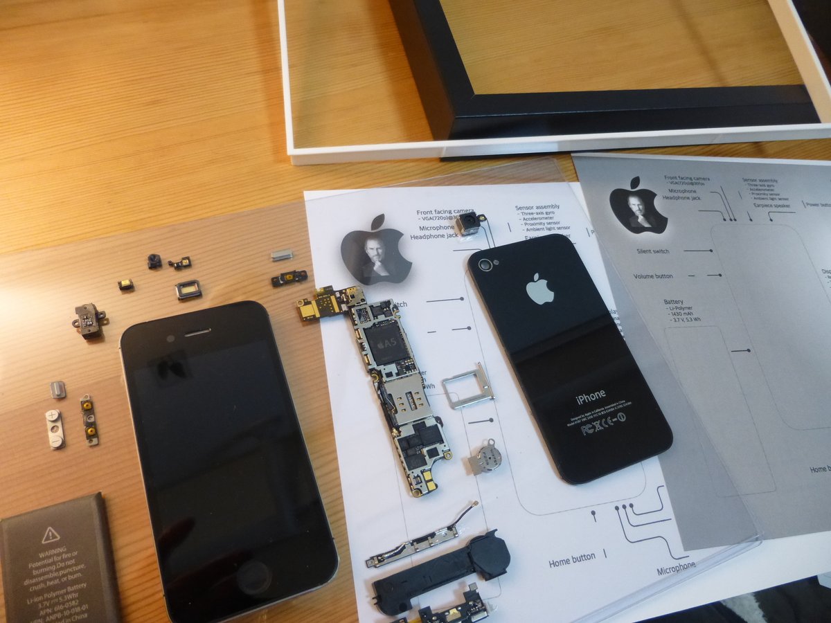 iPhone 4S 分解アートの製作｜tr-kiyo