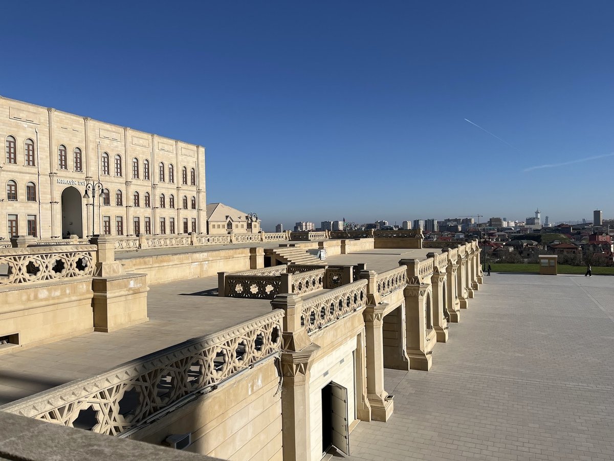 バクーまでの歩き方 その4 バクーのモスク｜WalkingWorld