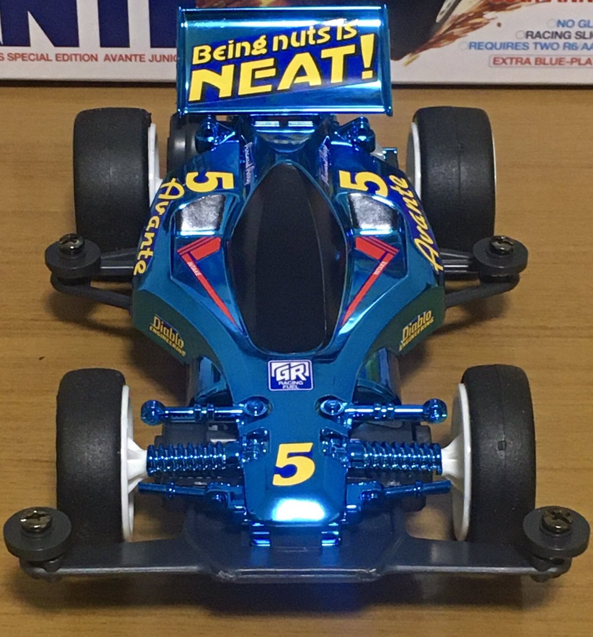 【ミニ四駆】初レビュー！「原点」レーサーミニ四駆の過去、現在、そして未来【アバンテJr./ネオVQS/エレグリッター】｜popo