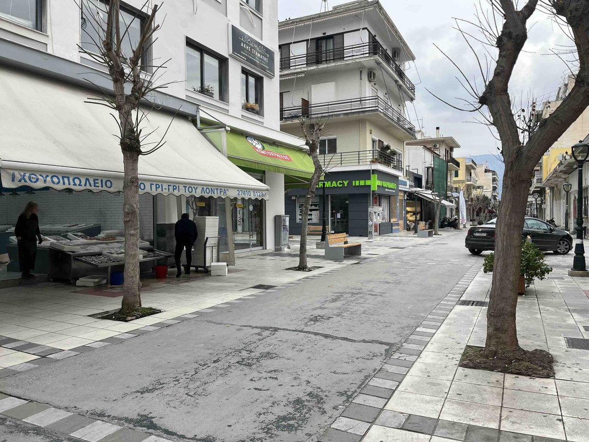 ギリシャ2回目：Day3 コリントスまでミニ鉄旅｜Kaoru Miller