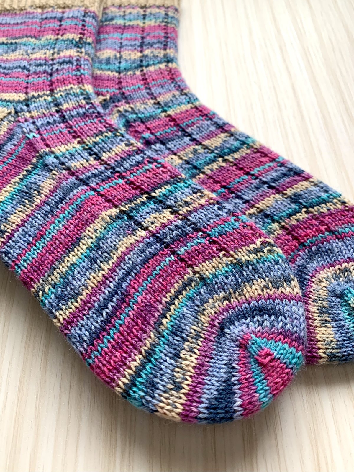 お気に入りの秘蔵っ子、opal毛糸の『ホリデイズ｜cotto mou/心躍る手編み靴下作家の備忘録