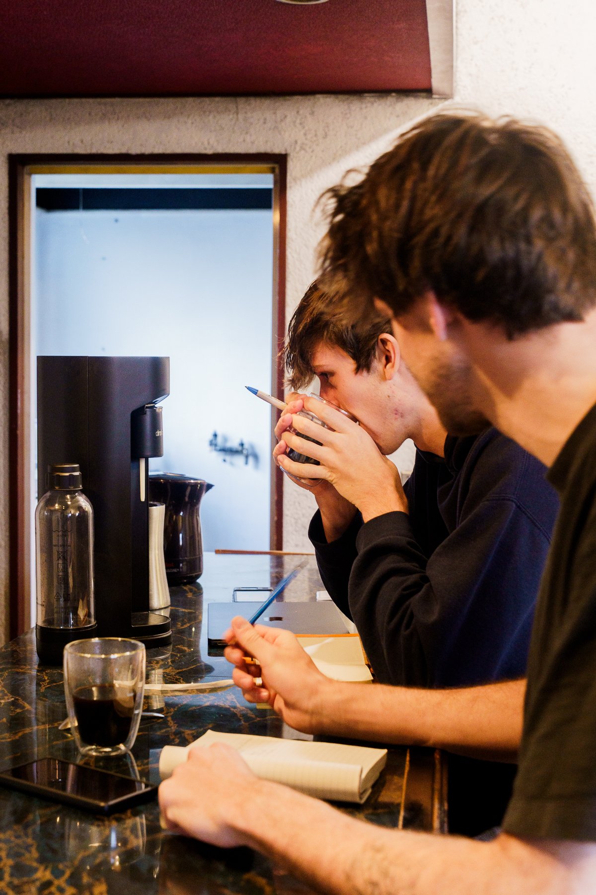 Local Knot Backpackersのリビングで繋がる時間｜Local Knot