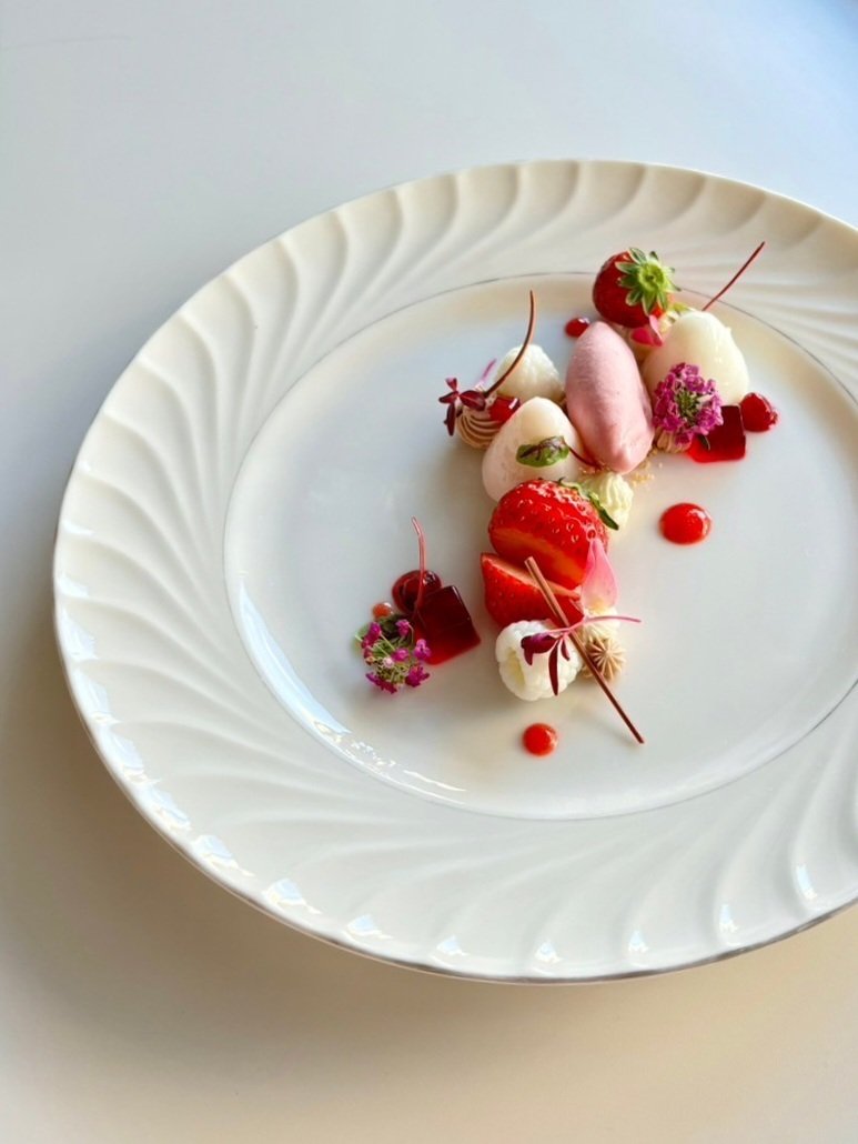 「white berry / rouge」オリジナルデザート｜YOSUKEOTSUKA 大塚陽介