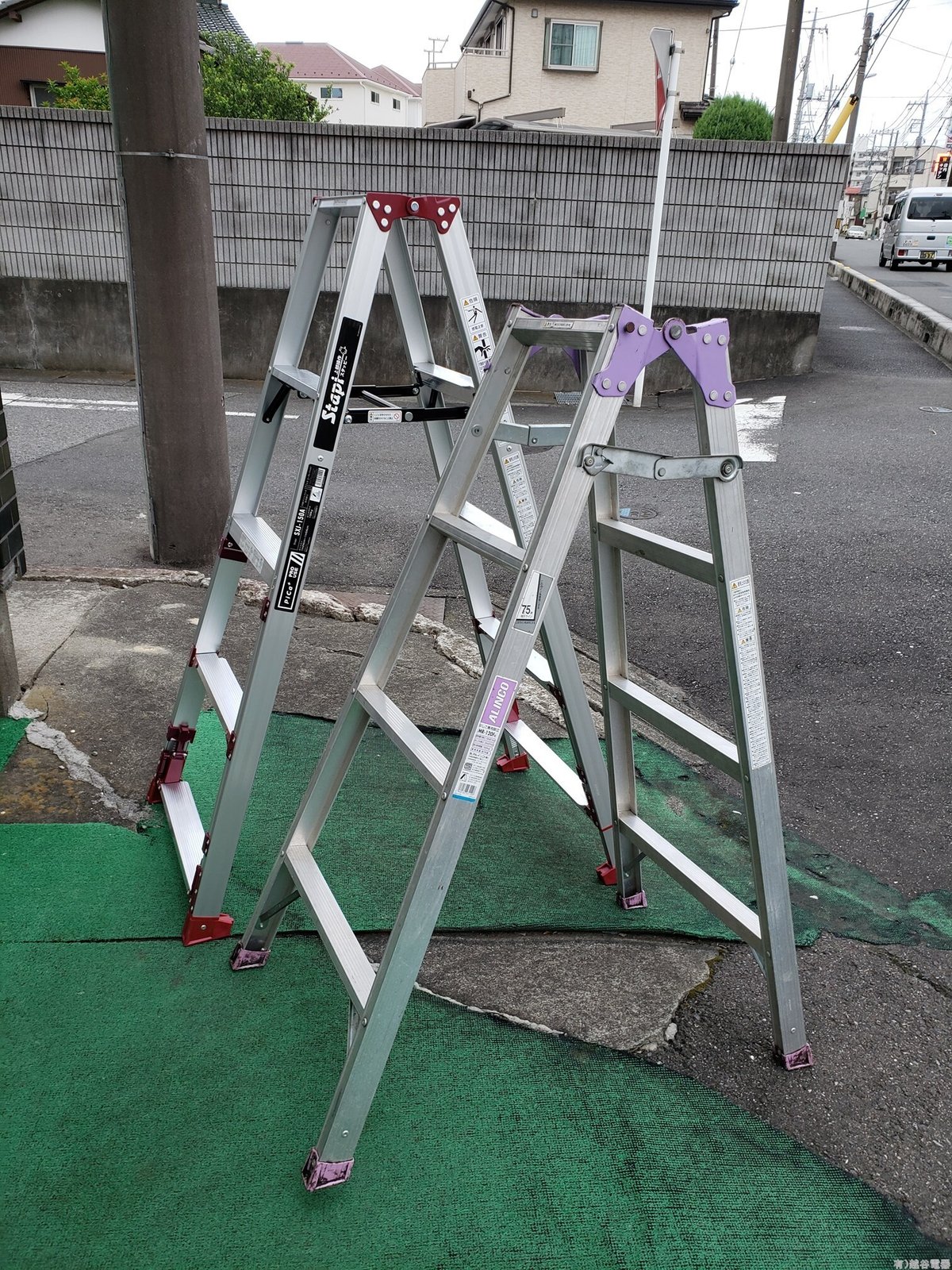 ピカコーポレイション 四脚アジャスト式専用脚立 SXJ-150A｜有)越谷電器