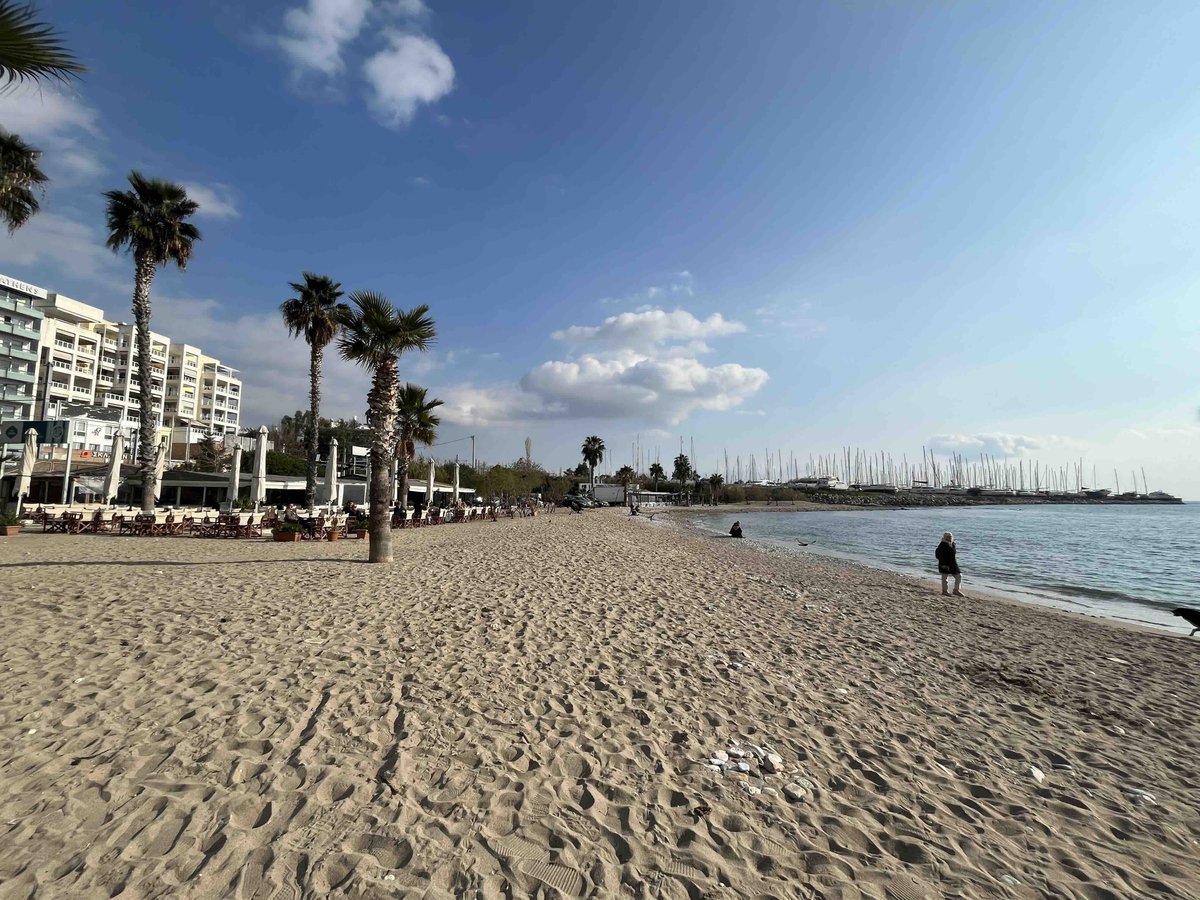 ギリシャ2回目：Day14 アテネの地下鉄とトラムそして港とビーチ｜Kaoru Miller