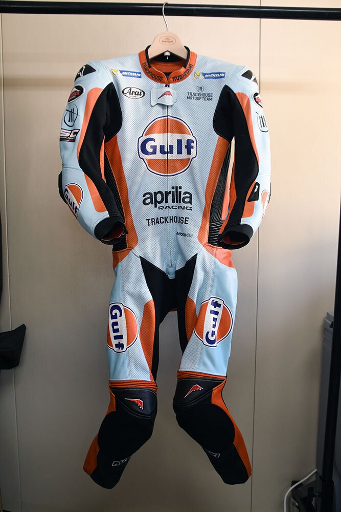 ギャラリー＆ノート：MotoGP開幕戦タイGP｜トラックハウス小椋藍、スペシャルカラーのレーシングスーツとアプリリアRS-GP紹介｜伊藤英里_Eri Ito