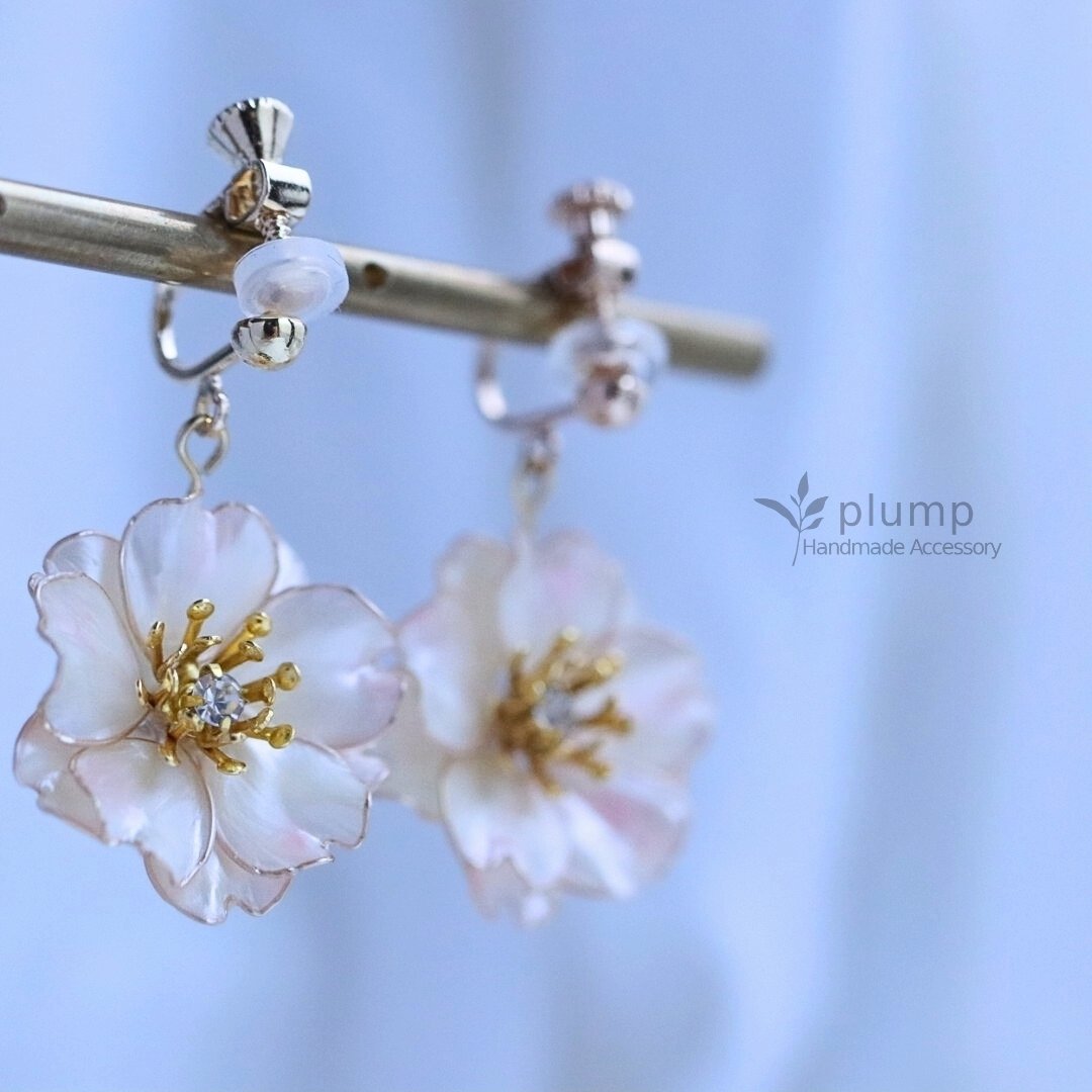 キラキラ煌めく桜のピアス/イヤリング｜plump（ワイヤー作家）