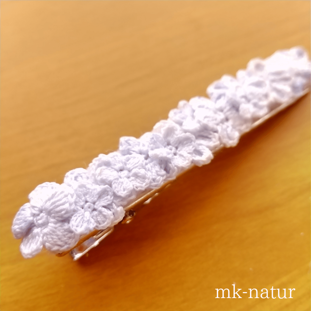 青と白のヘアクリップ｜mk_natur
