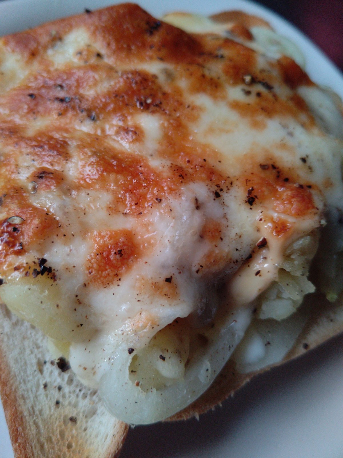 新玉ねぎを使ったトースト｜私の手作りiroiro