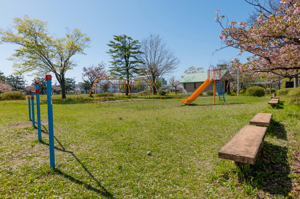 広い！遊具！遊べる公園16選｜AKITANOSU 秋田市移住ポータルサイト
