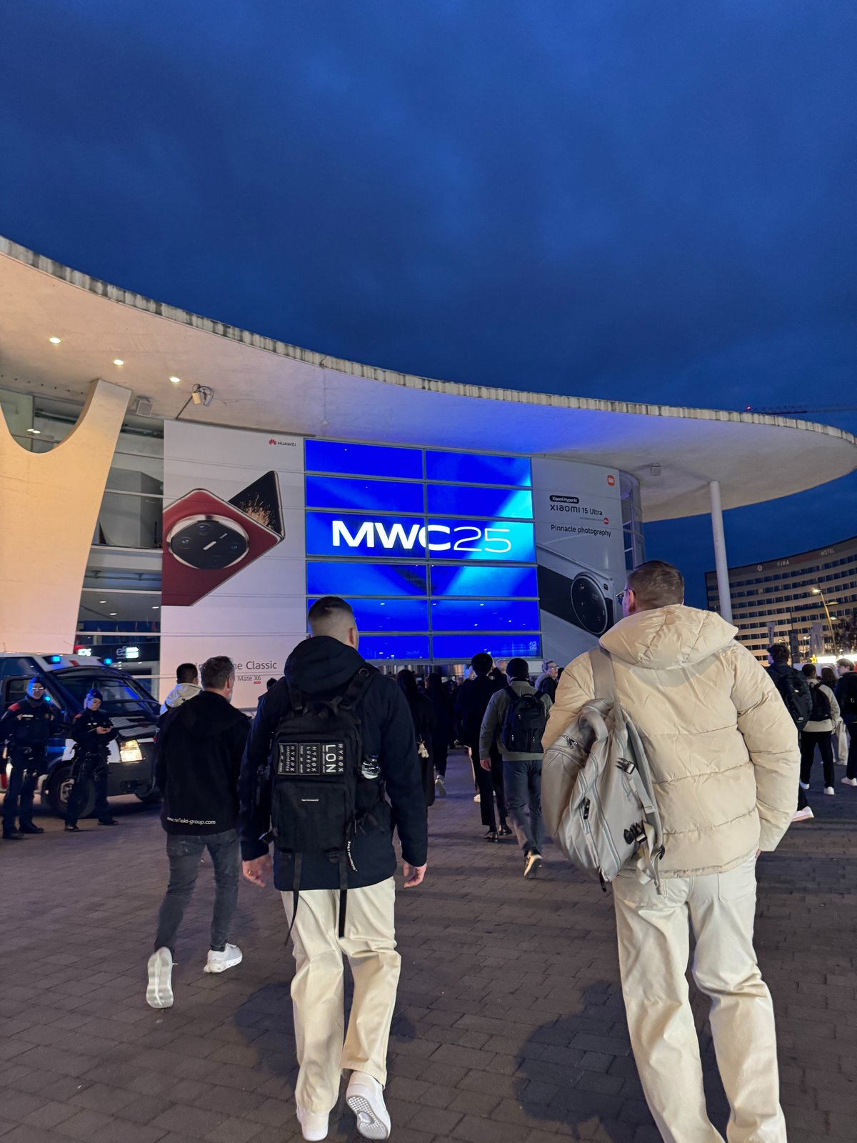 世界最大級モバイル展示会「MWC」レポート！やっぱり中国は凄かった！！｜Xborder Works